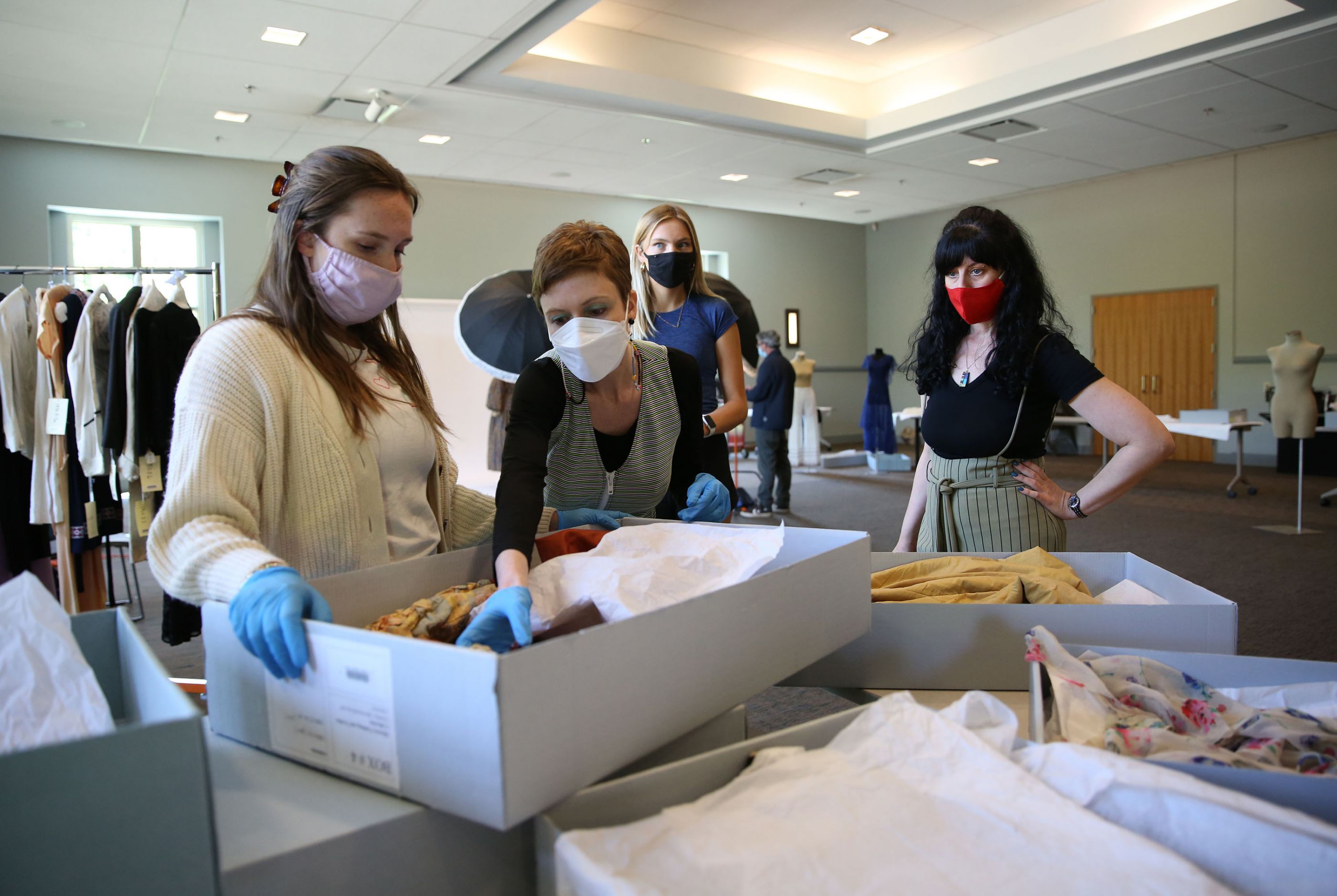 Making Fashion History Accessible | FACS Magazine